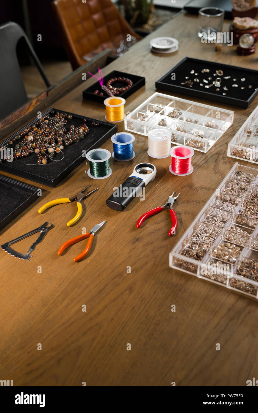 Goldsmith gold craft hi-res stock photography and images - Alamy