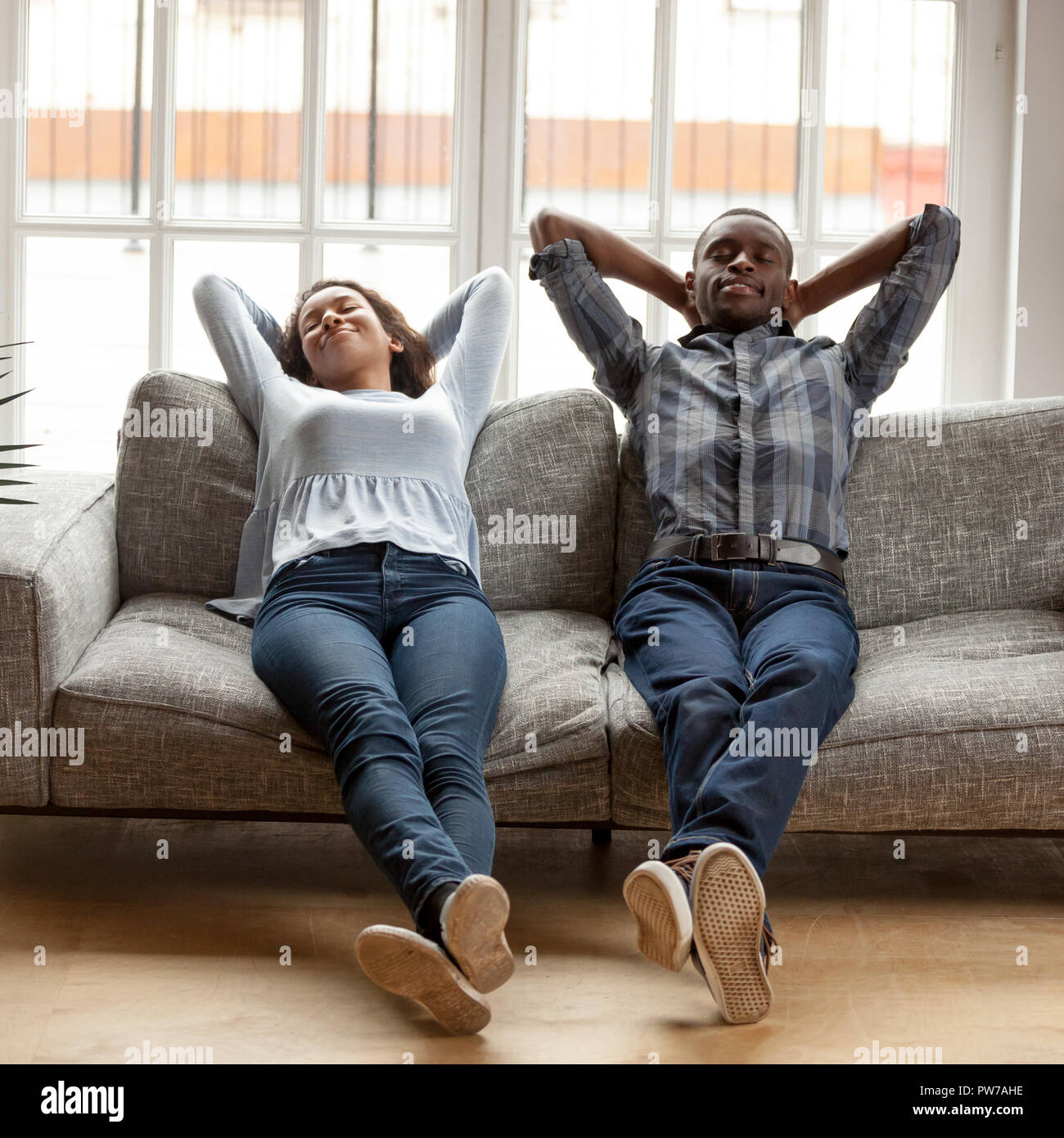 Putting heads together hi-res stock photography and images - Alamy