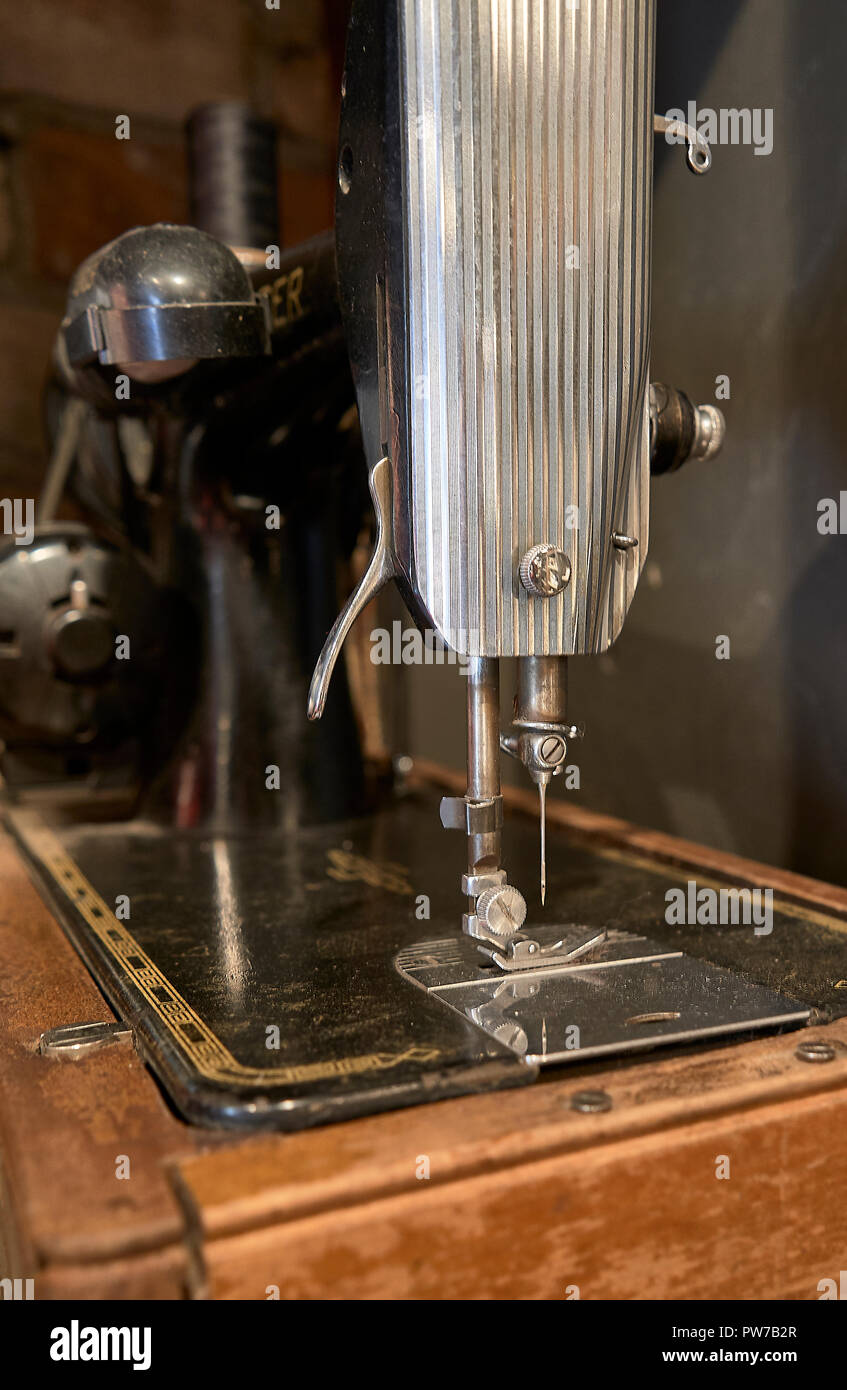 Still life antique sewing machine hi-res stock photography and images ...