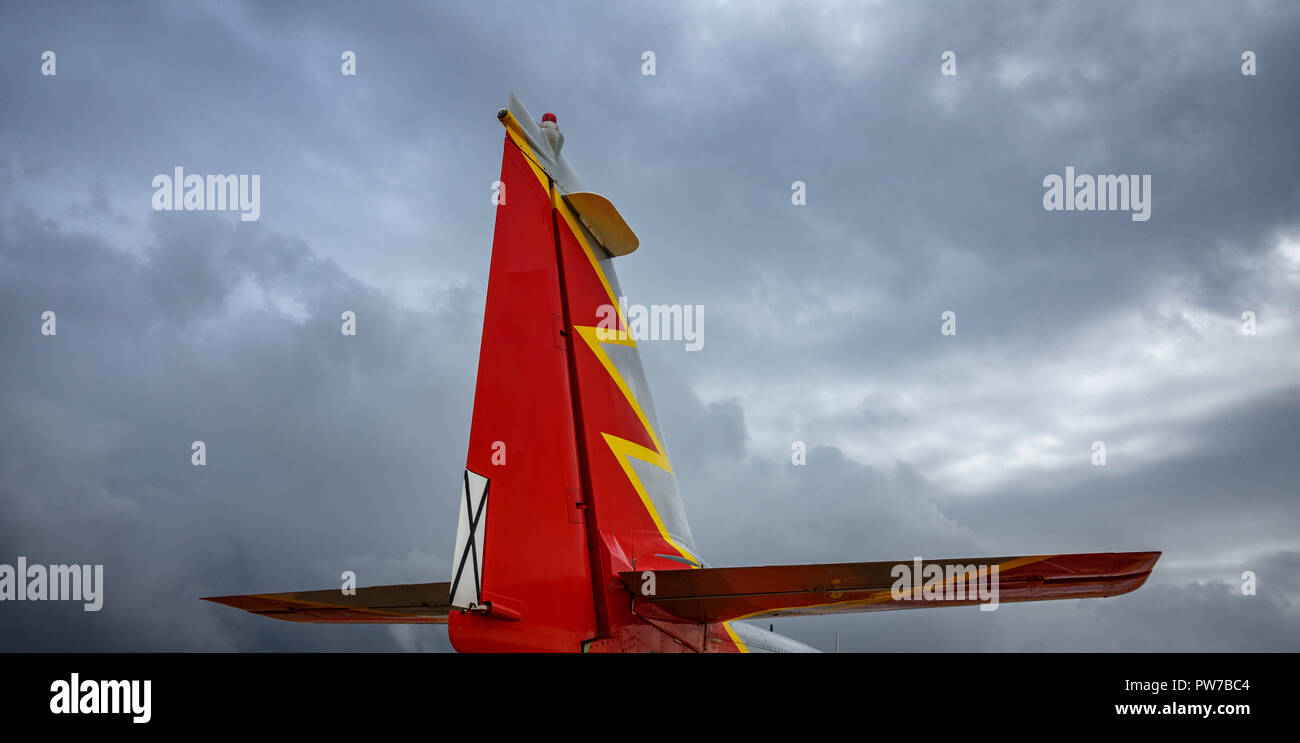 Military jet plane view tail hi-res stock photography and images - Alamy