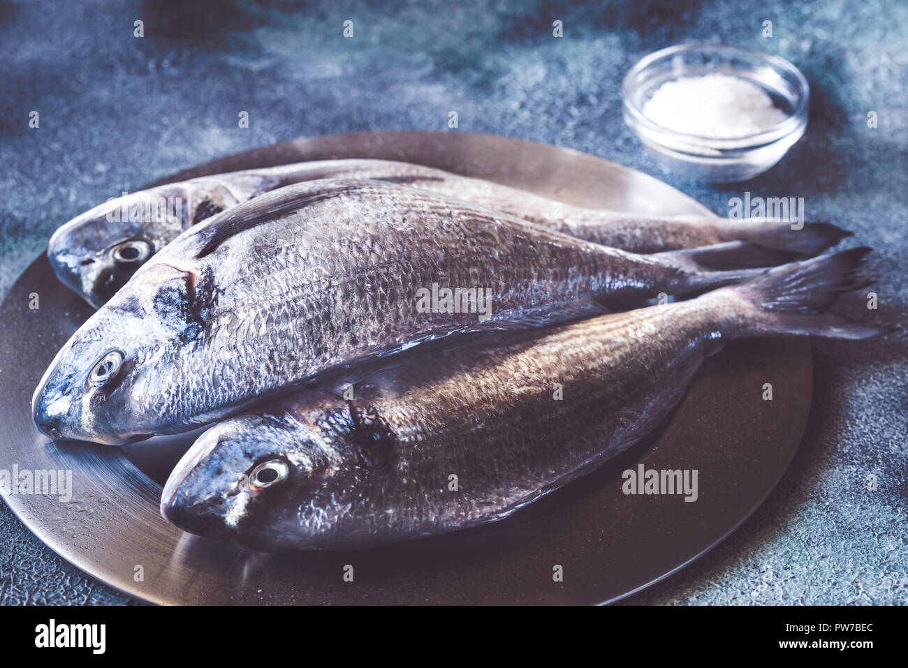 Sea bream (dorada) fish Stock Photo - Alamy