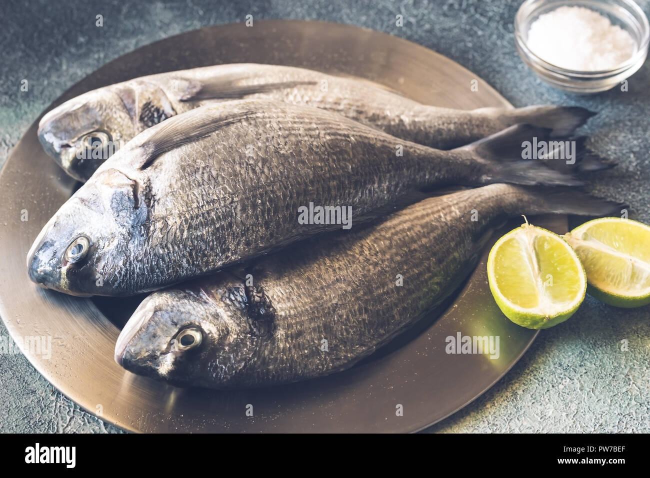 Sea bream (dorada) fish Stock Photo - Alamy