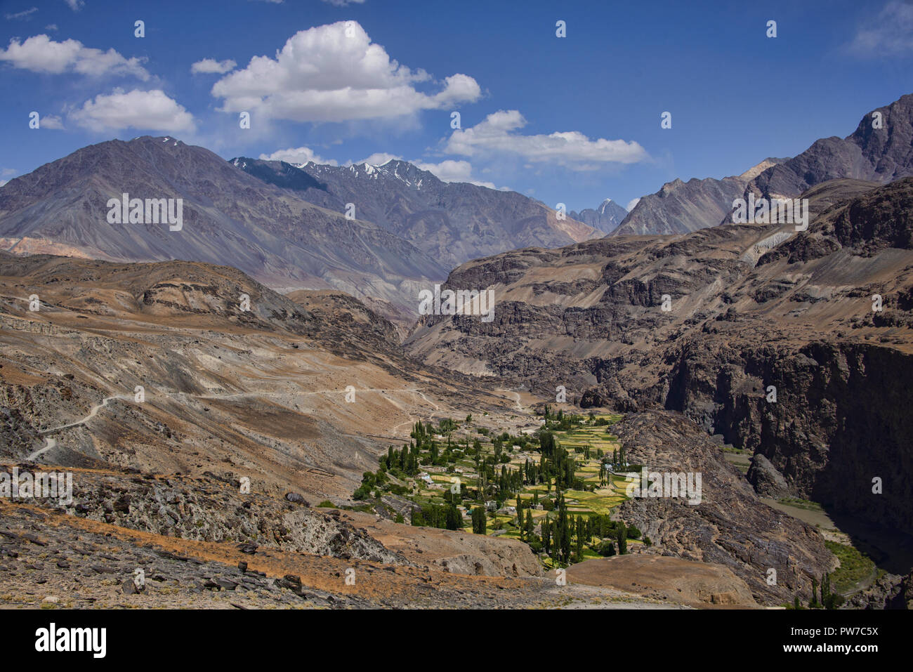Village in bartang valley hi-res stock photography and images - Alamy