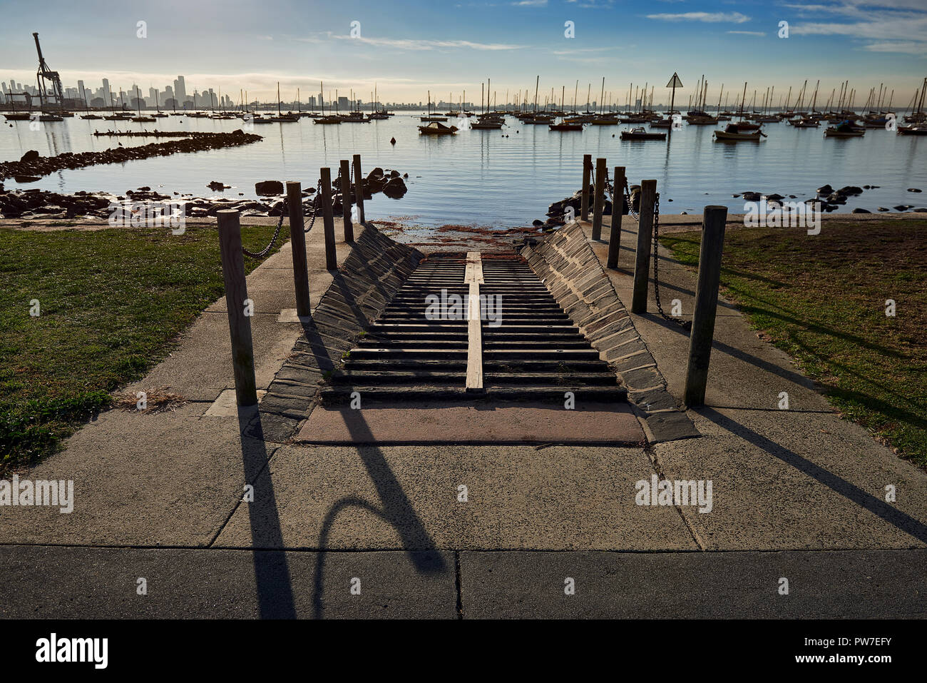 Launching small boats hi-res stock photography and images - Alamy