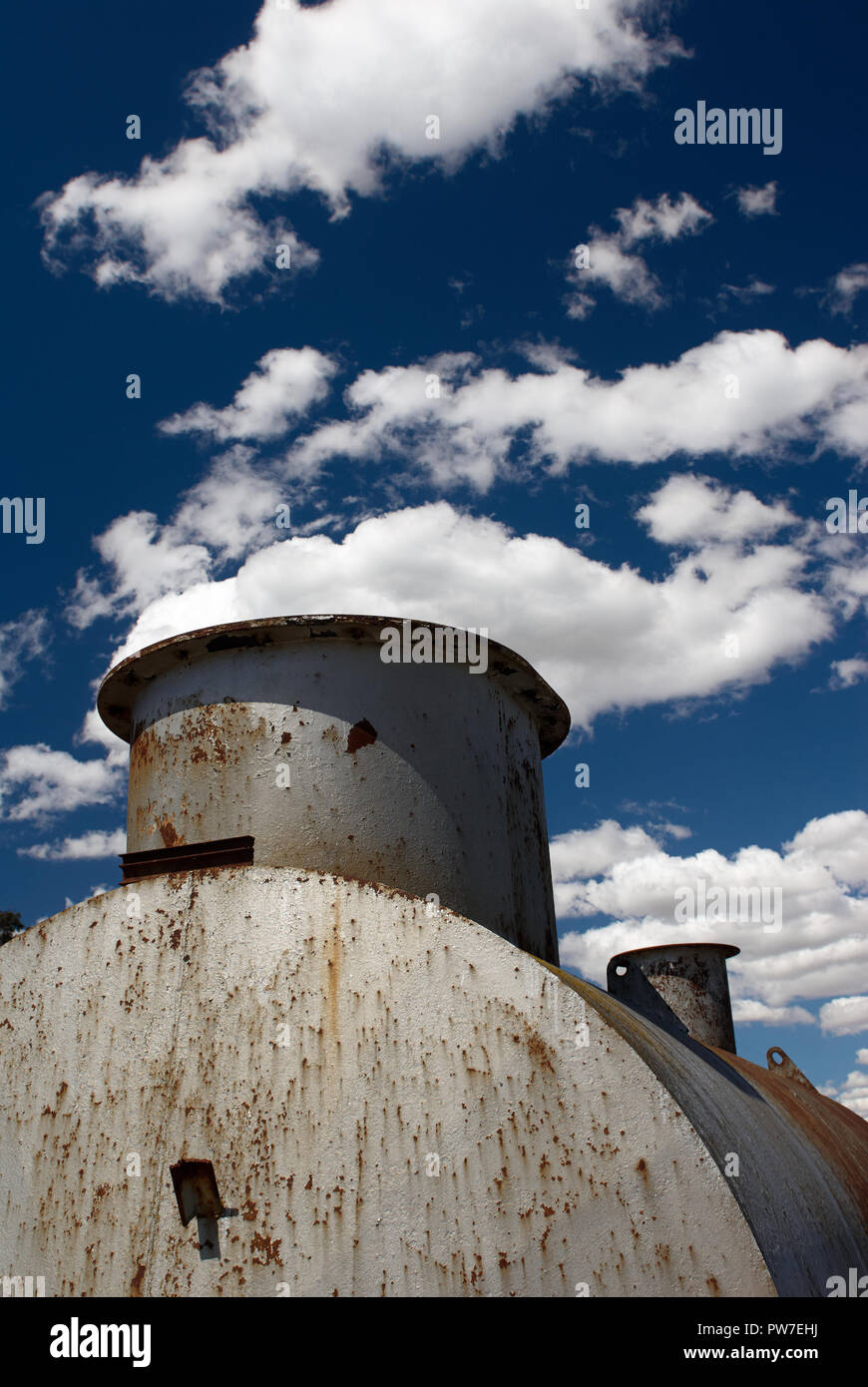 Empty oil storage tanks hi-res stock photography and images - Alamy