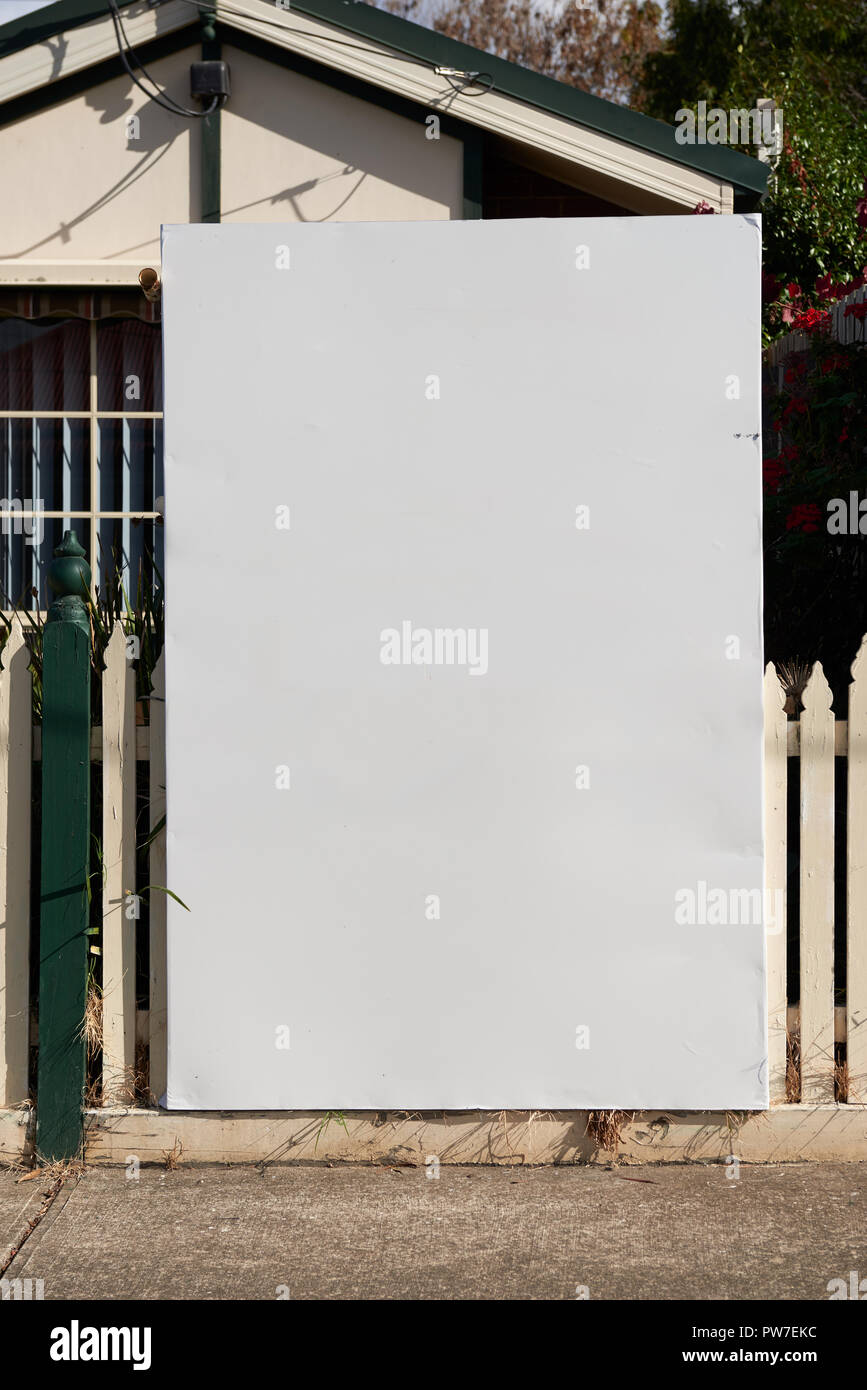 Large sign suburban house hi-res stock photography and images - Alamy