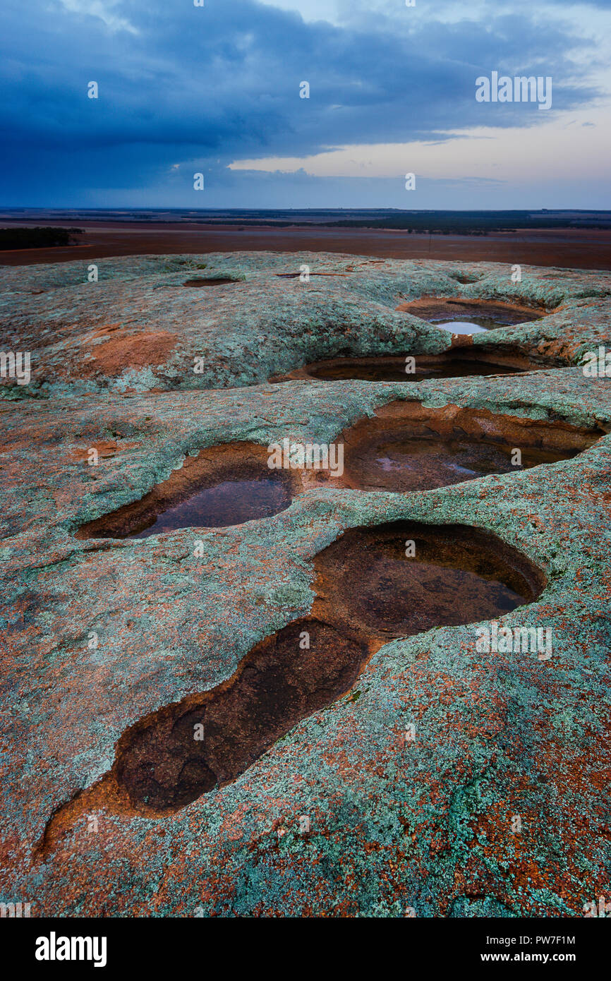 Shallow rock pools hi-res stock photography and images - Alamy