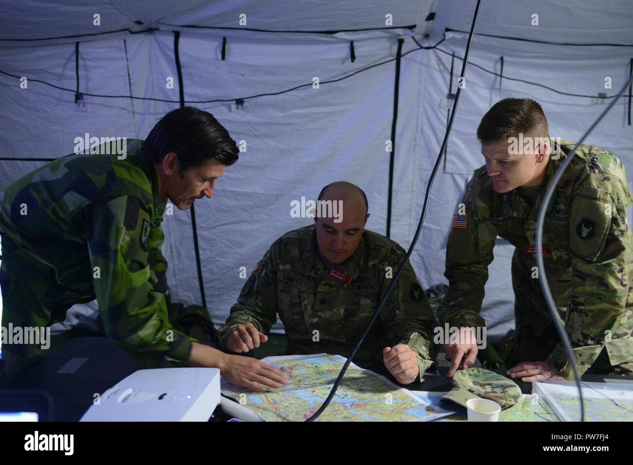 While visiting Minnesota National Guard Soldiers participating in the Aurora 17 exercise in ...