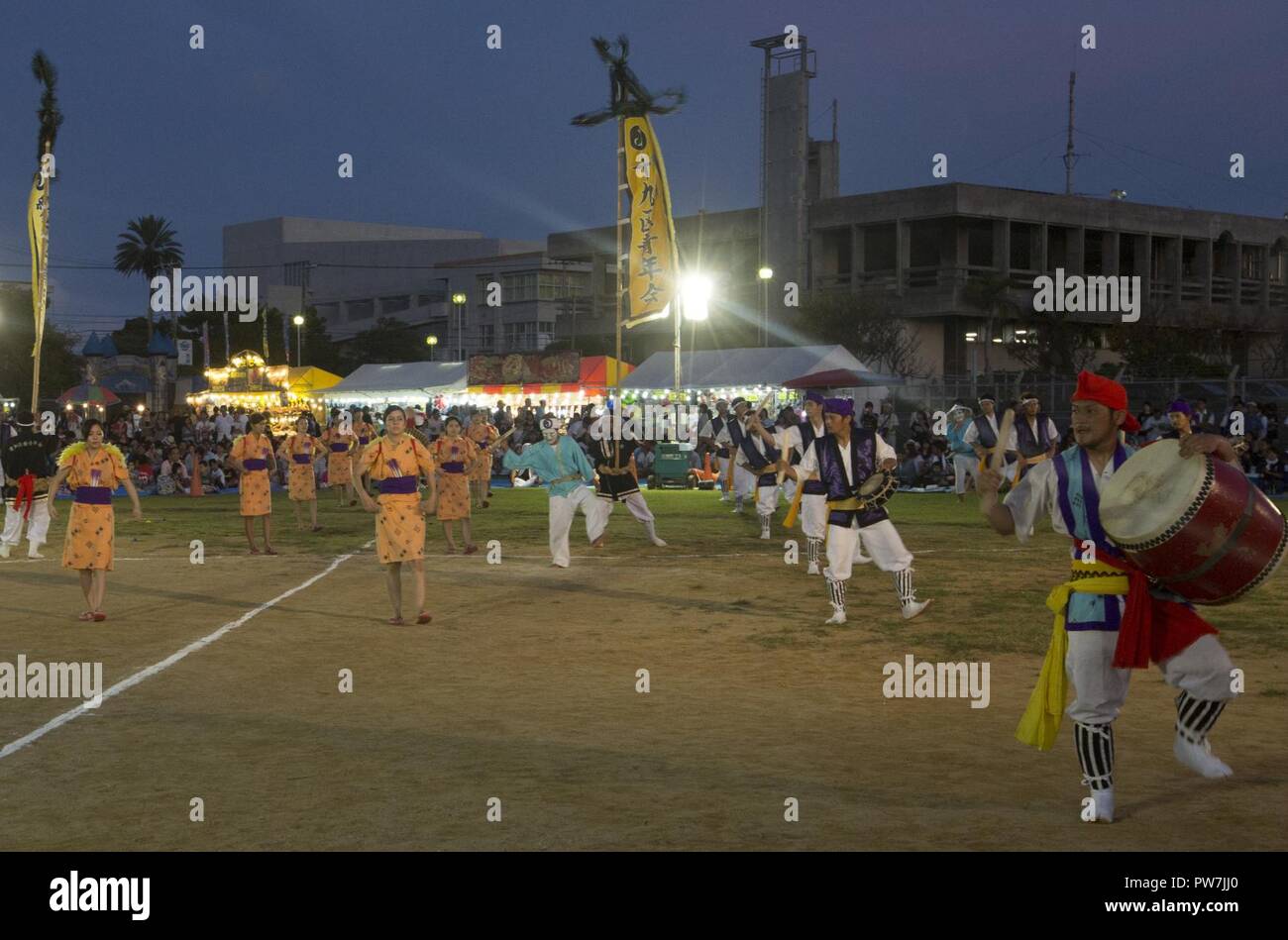 Eisa dance festival okinawa hi-res stock photography and images - Alamy