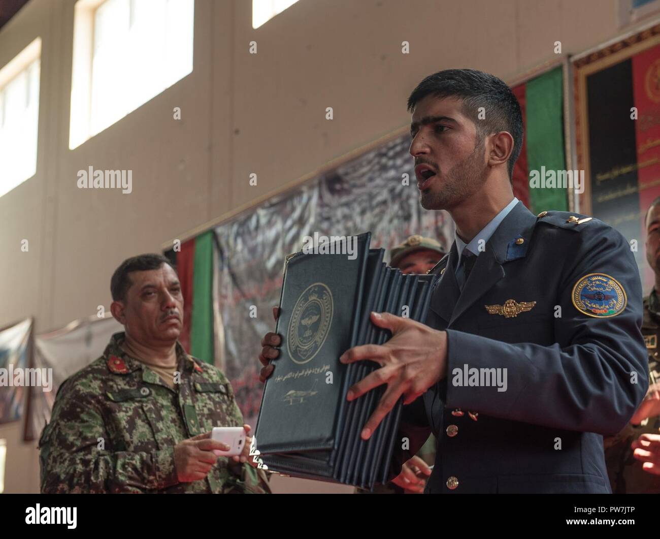 Eight us army air service pilots hi-res stock photography and images ...