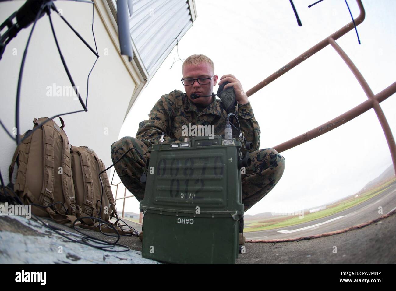 117f radio hi-res stock photography and images - Alamy