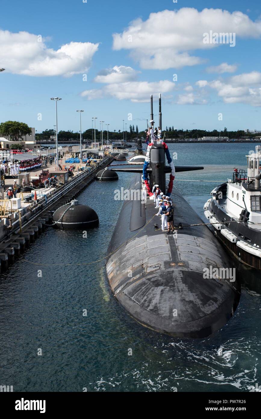 PEARL HARBOR, Hawaii (September 28, 2017) - Los Angeles-class attack ...