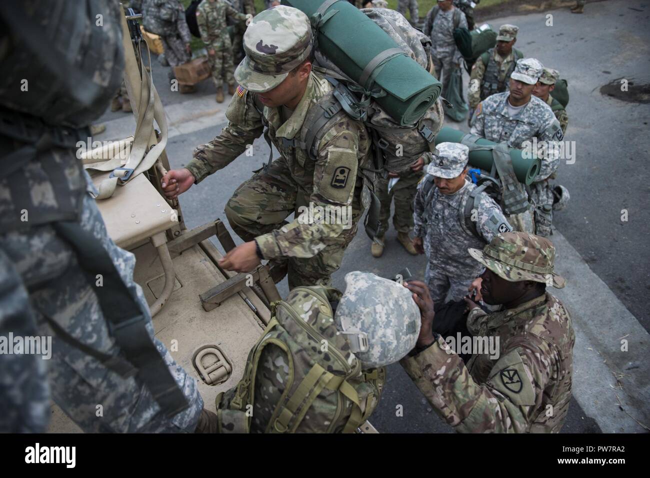 U.S. Army Soldiers assigned to the Puerto Rico National Guard's 1st ...