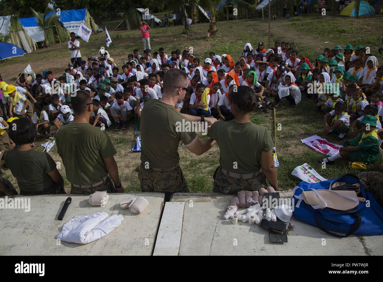 Philippines boy scouts hi-res stock photography and images - Alamy