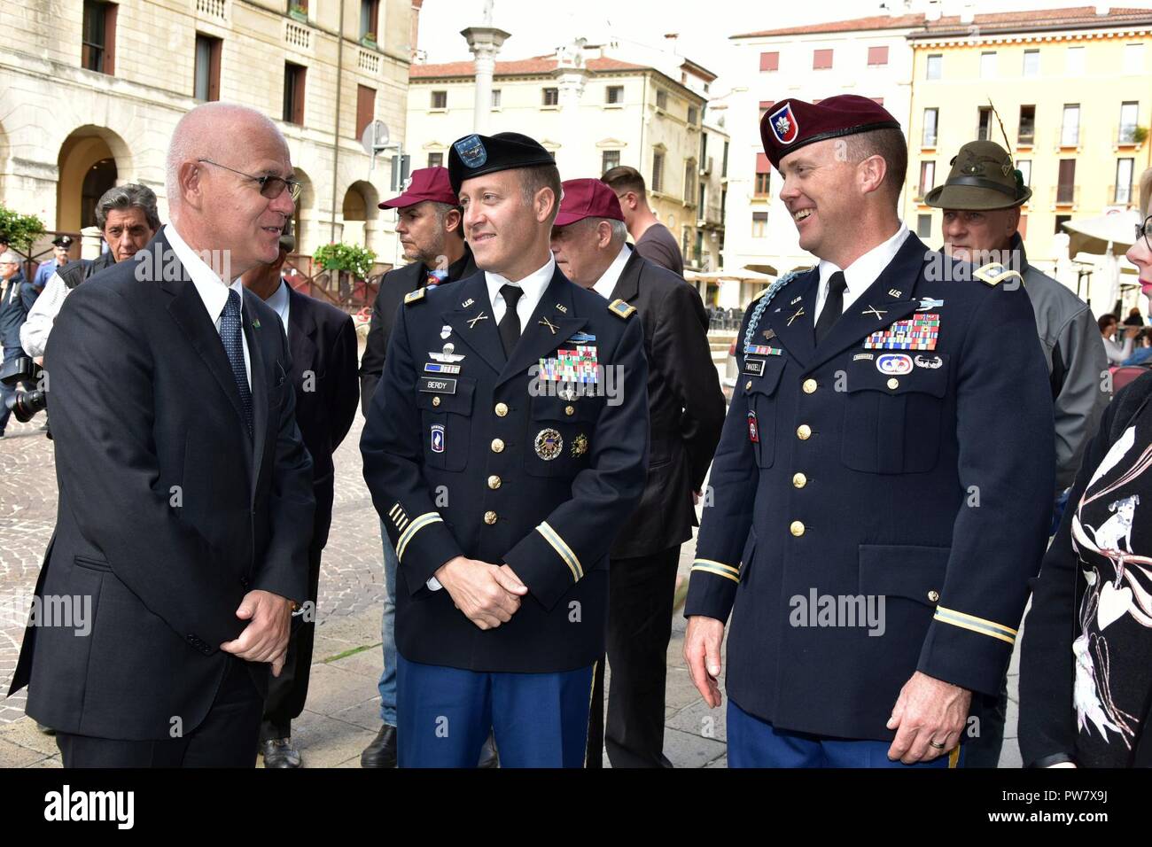 Lt col edward twaddel hi-res stock photography and images - Alamy