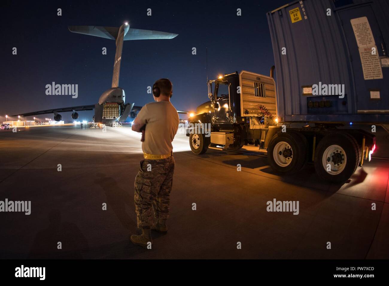 Faa command center hi-res stock photography and images - Alamy