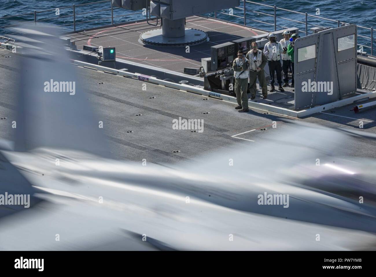 Landing signal officers platform hi-res stock photography and images ...