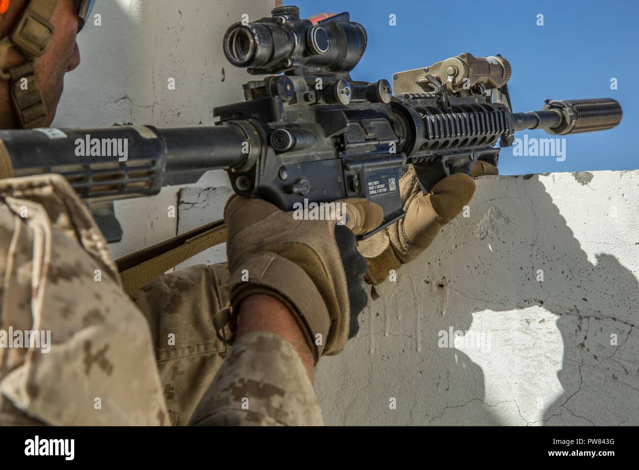M40a6 sniper rifle hi-res stock photography and images - Alamy