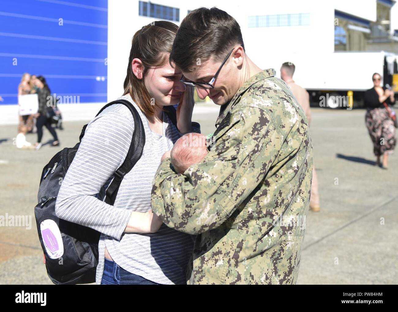 OAK HARBOR, Wash. (October 03, 2017) Aviation Structural Mechanic 3rd ...