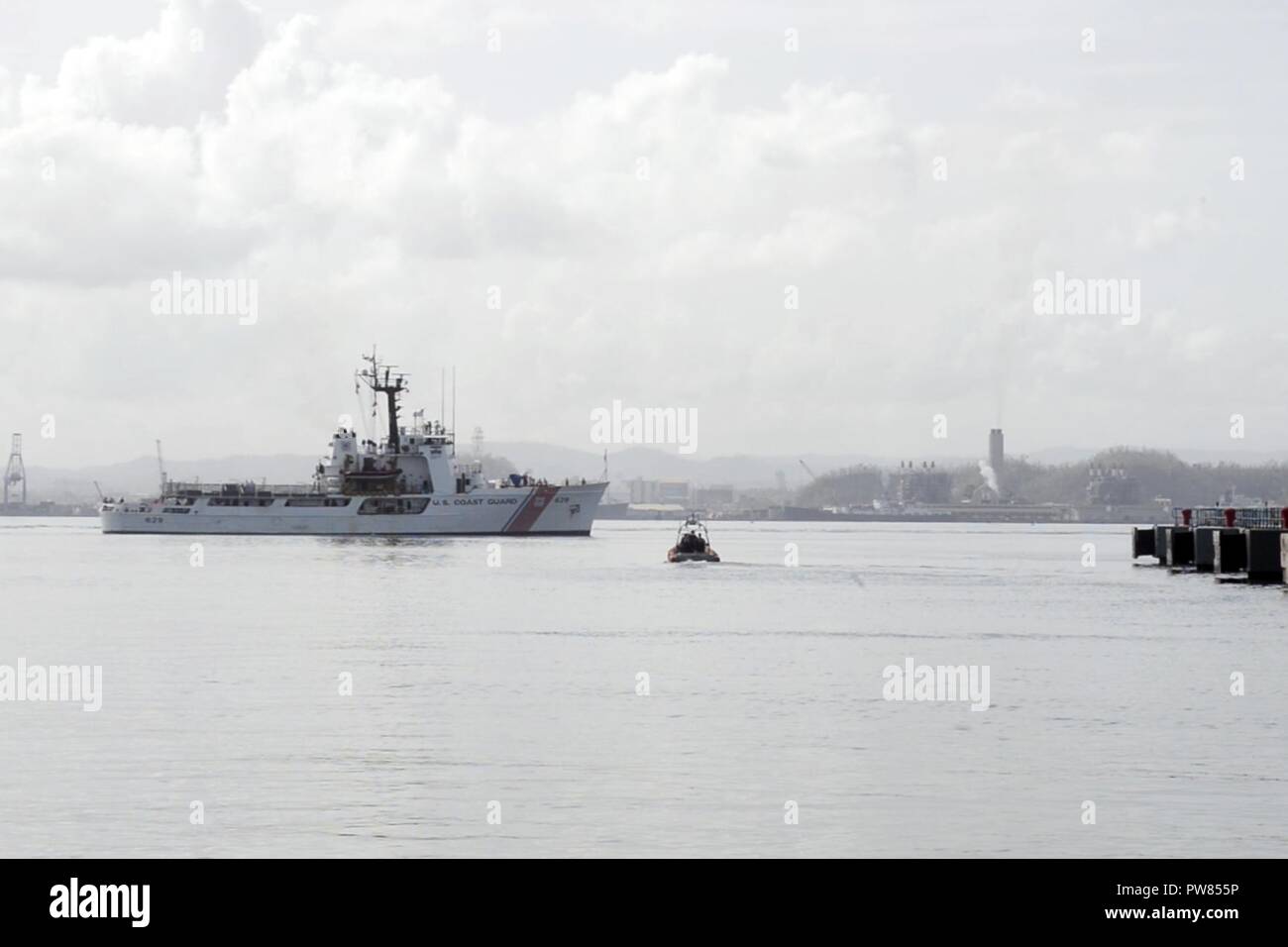 Coast guard cutter decisive hi-res stock photography and images - Alamy