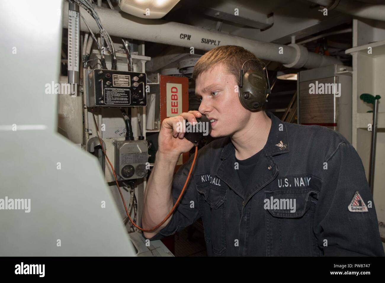 5TH FLEET AREA OF OPERATIONS (Oct. 17, 2017) Engineman 2nd Class Robert ...
