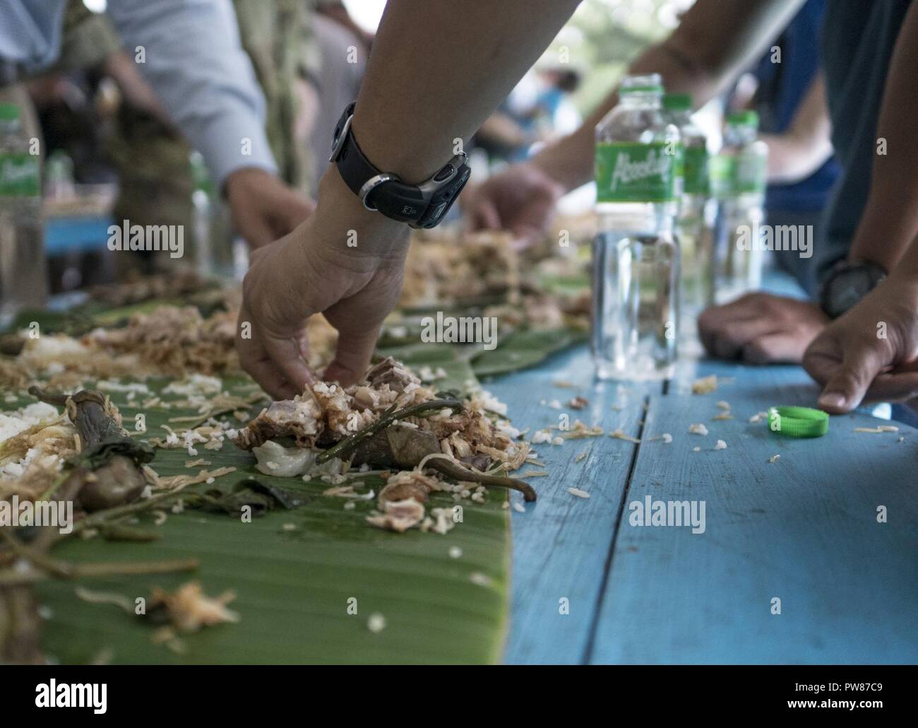 U.S. and Philippine exercise participants celebrate the conclusion of ...