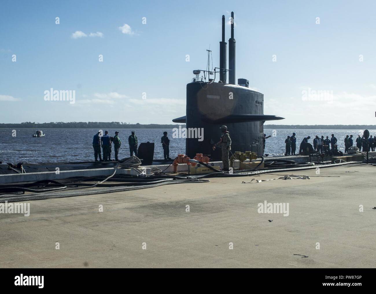 KINGS BAY, Ga. (Oct. 20, 2017) The Los Angeles-class attack submarine ...