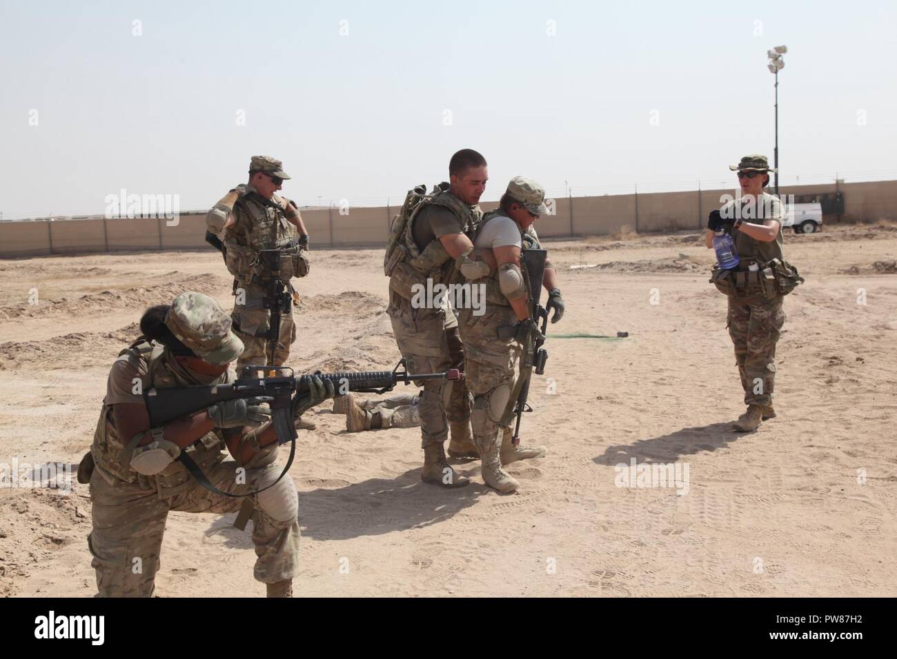 U.S. Army Soldiers of 1st Calvary Division conduct mass causality ...