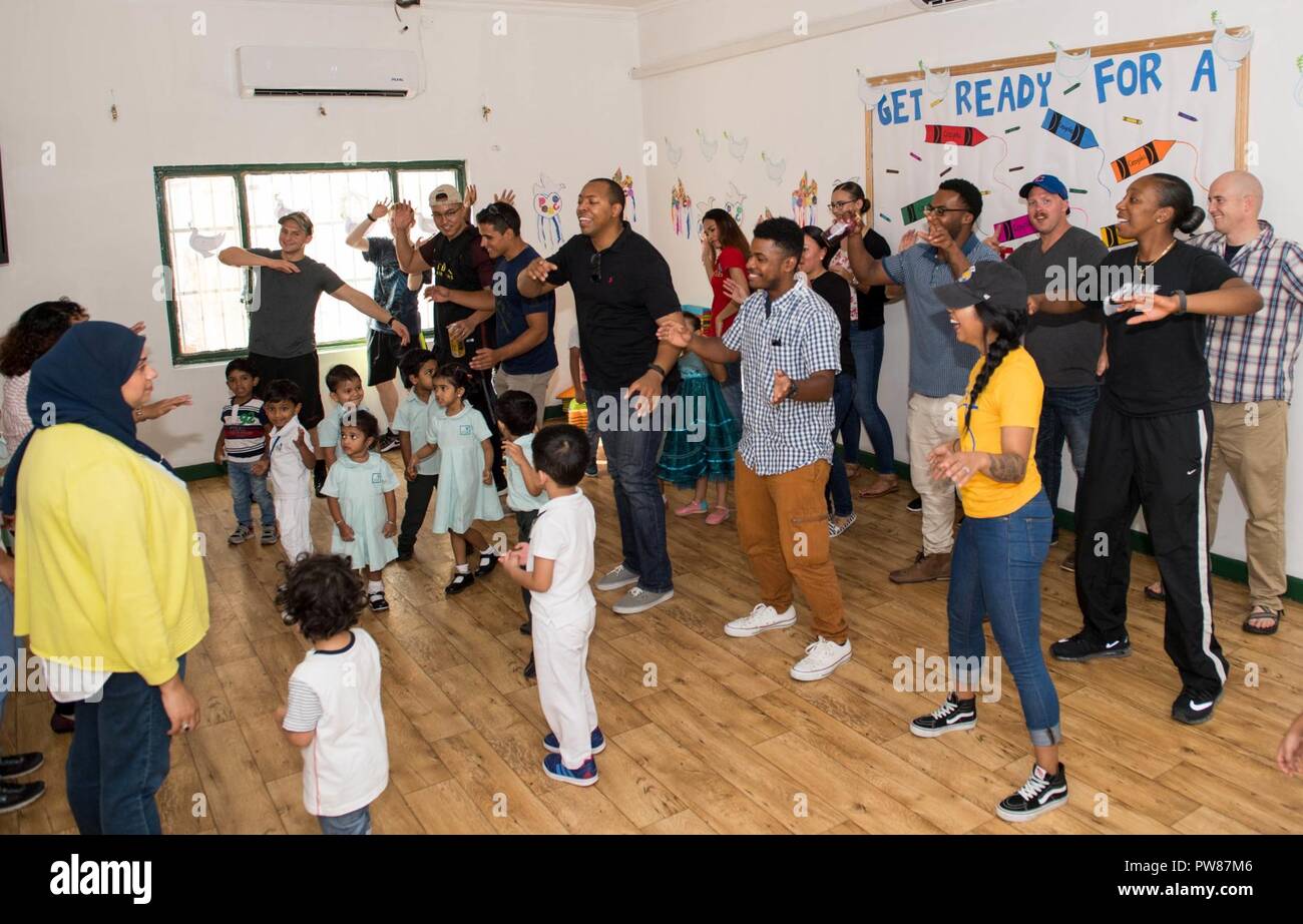 Bahrain dance hi-res stock photography and images - Alamy