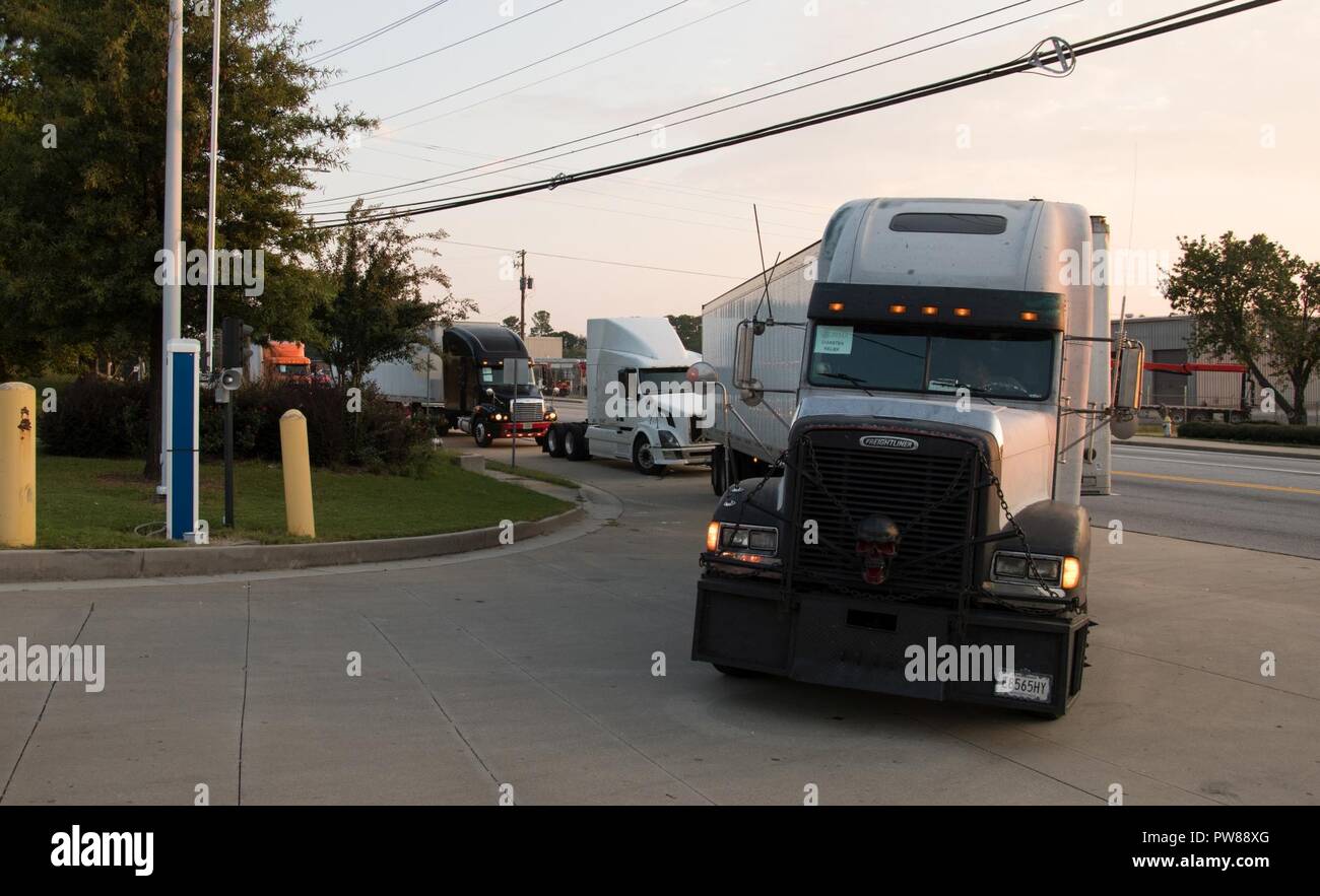 Emergency response trailers hi-res stock photography and images - Alamy