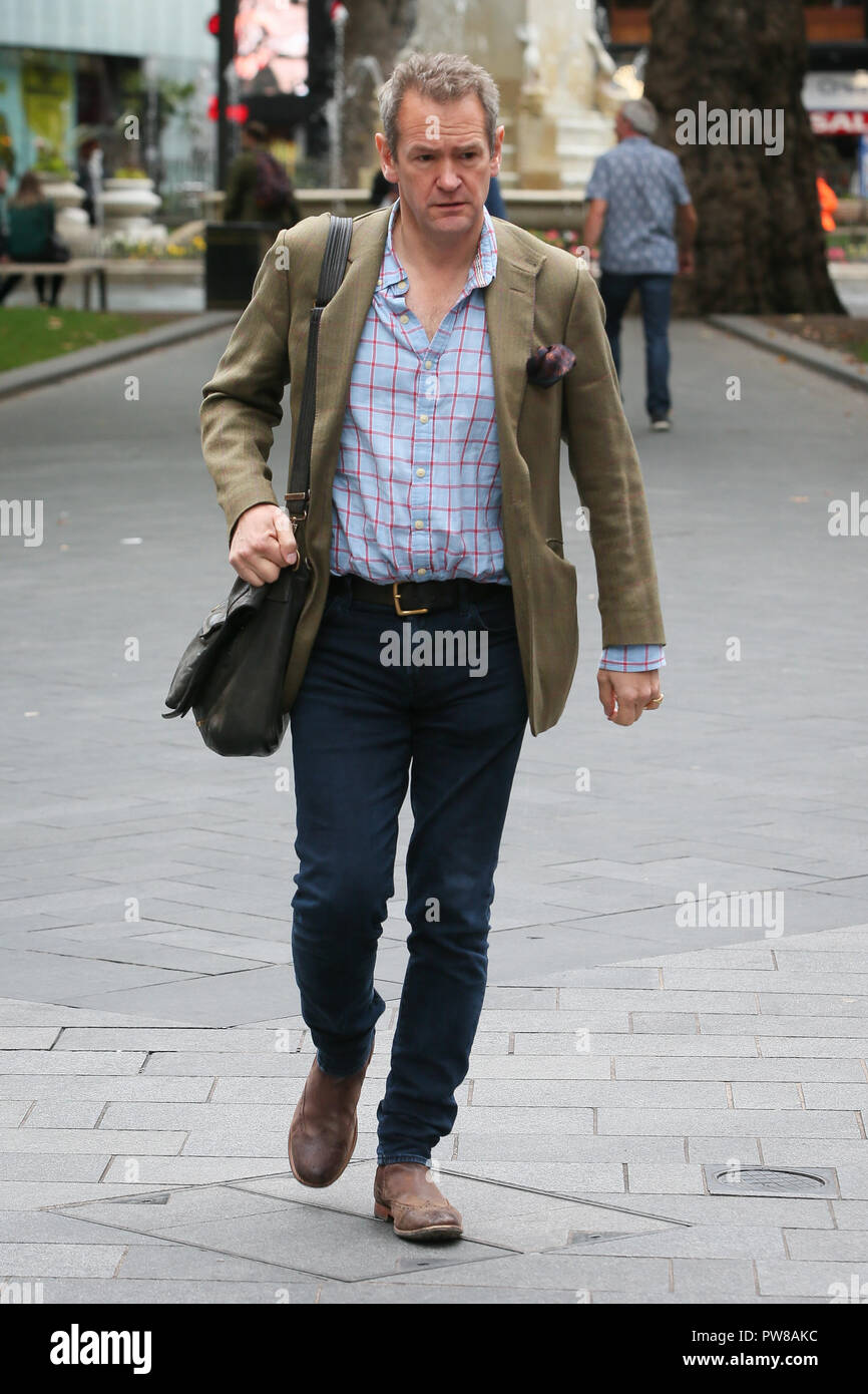Alexander armstrong pointless hi-res stock photography and images - Alamy