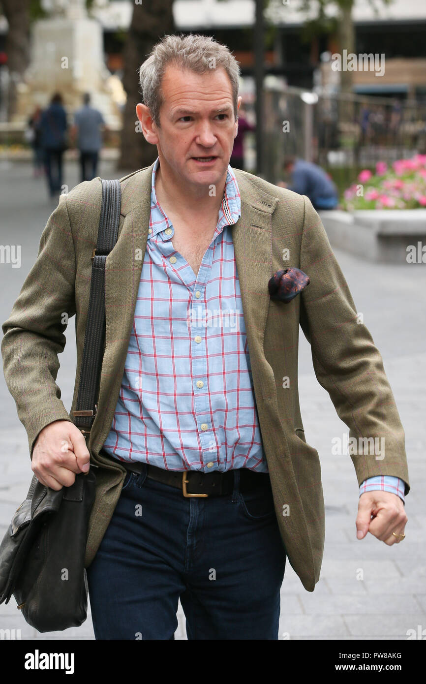 Alexander armstrong pointless hi-res stock photography and images - Alamy