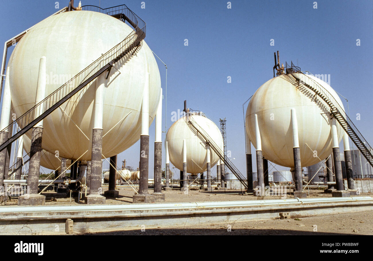 Oil and gas field algeria hi-res stock photography and images - Alamy