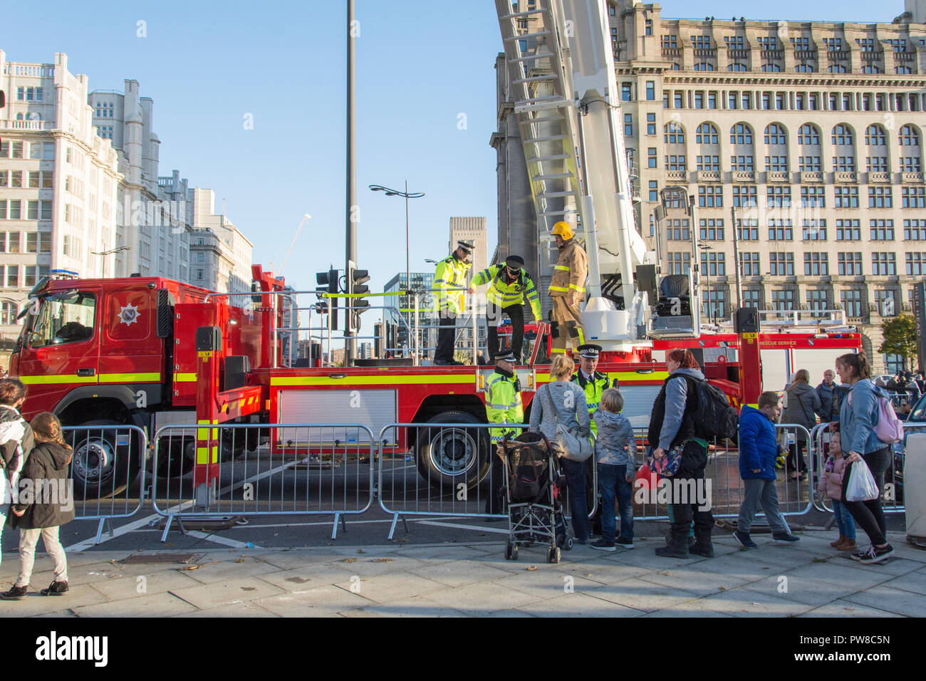 Liverpool fire service service hi-res stock photography and images - Alamy