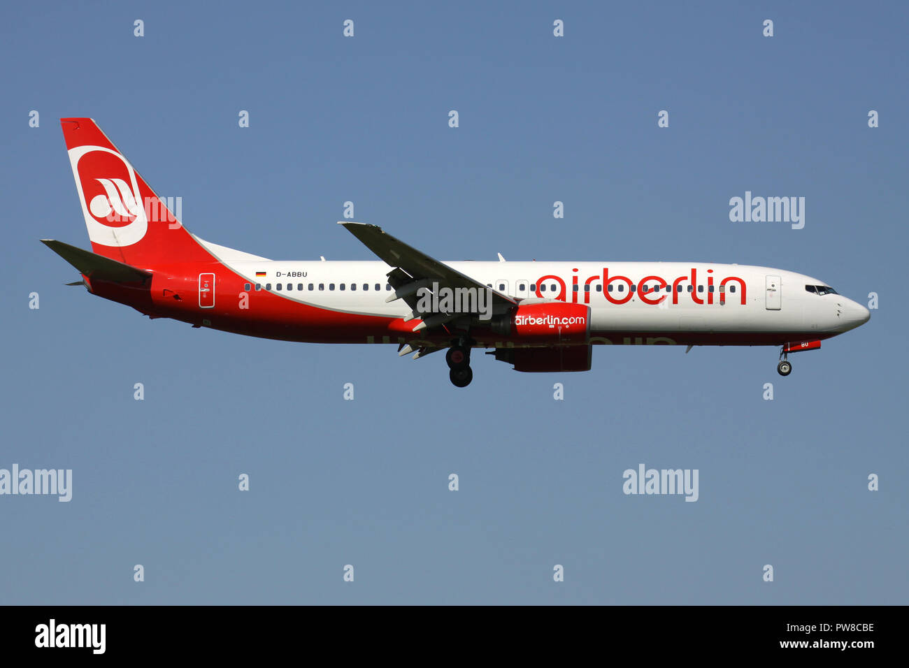 German Air Berlin Boeing 737-800 with registration D-ABBU on short ...