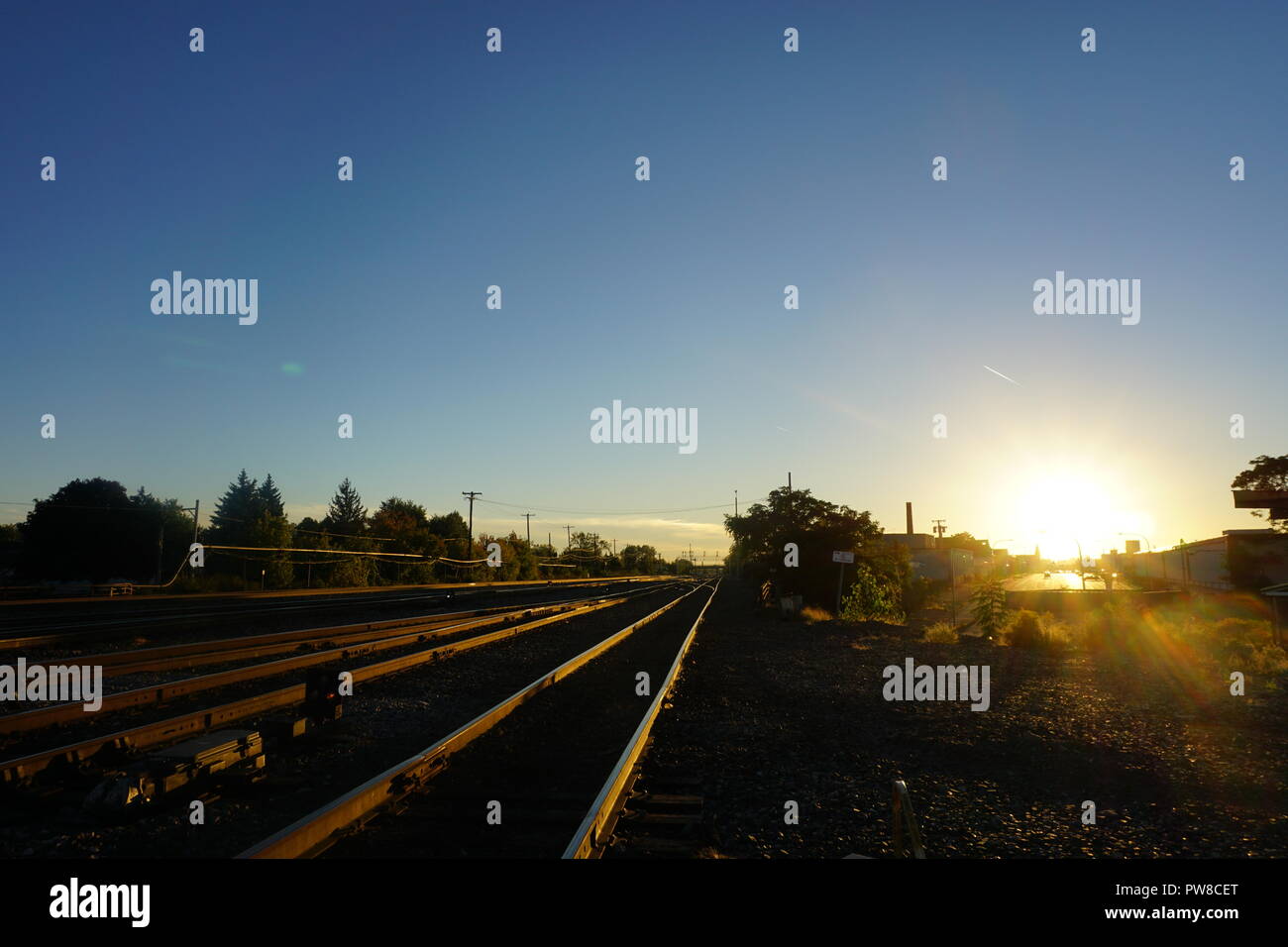 Railroad sunset hi-res stock photography and images - Alamy