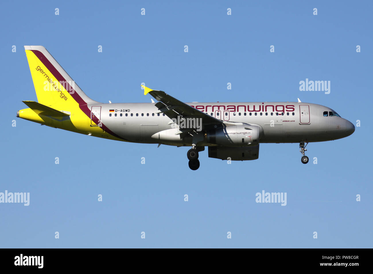 Germanwings Airbus A319-100 (old livery) with registration D-AGWD on ...