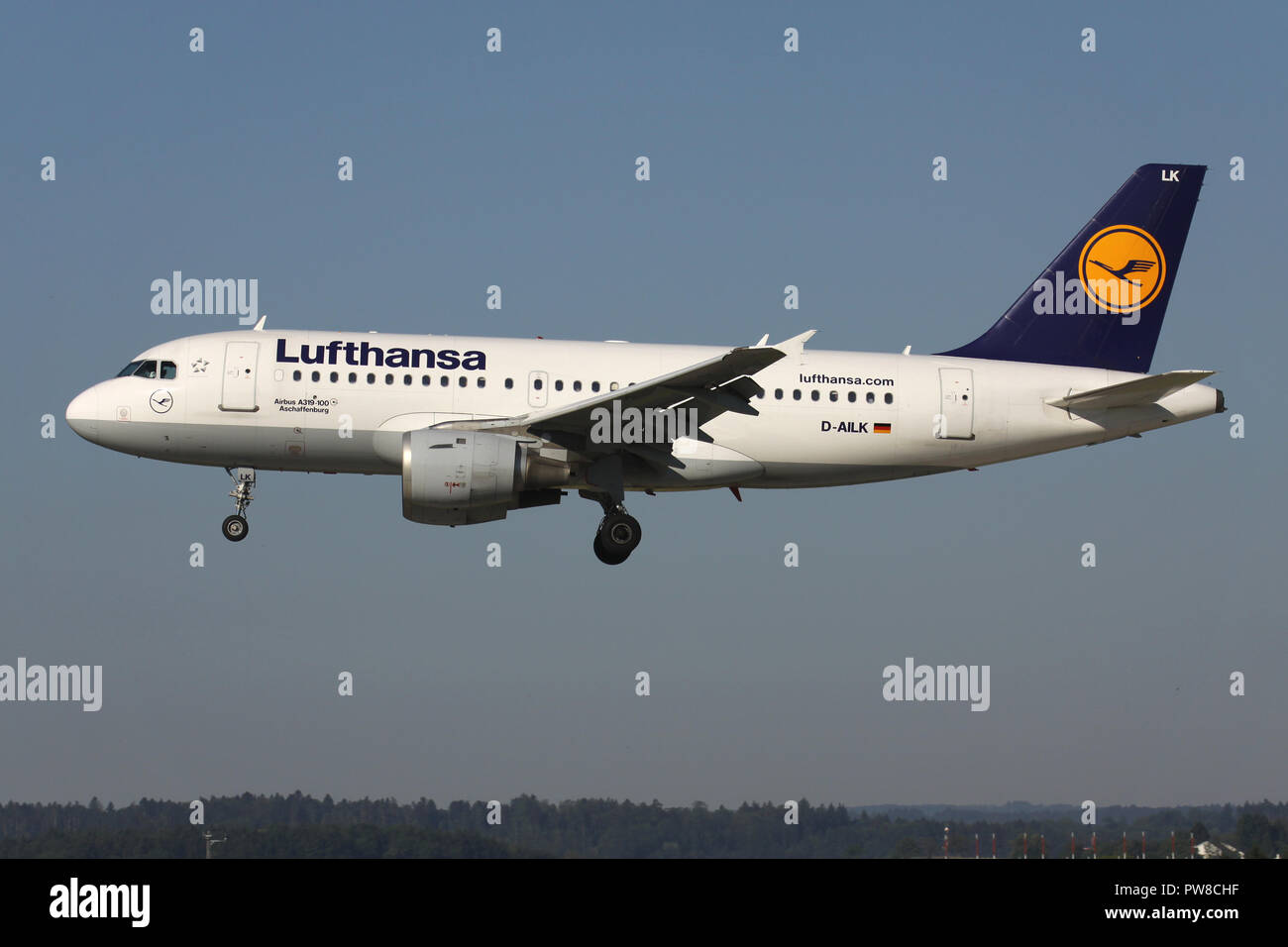 German Lufthansa Airbus A319-100 (old livery) with registration D-AILK ...