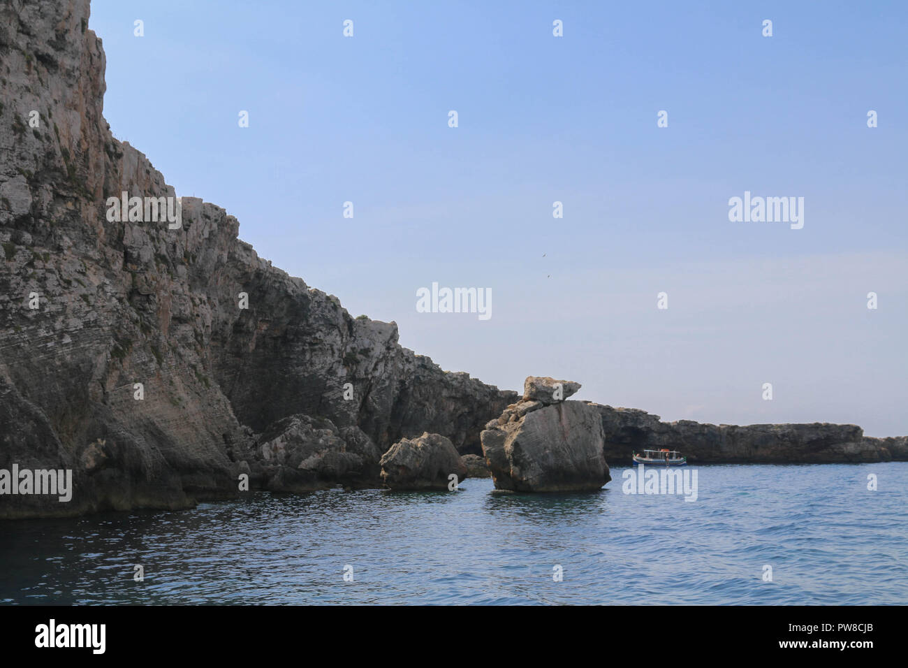 Edge of lagoon hi-res stock photography and images - Alamy