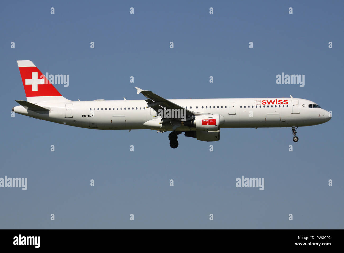 Swiss International Air Lines Airbus A321-100 (old livery) with ...