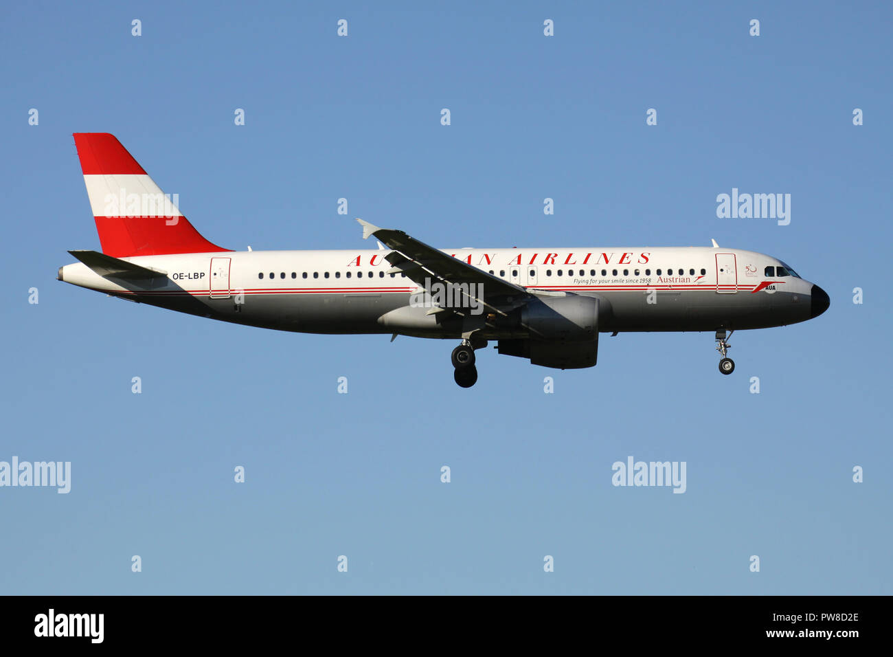 Austrian Airlines Airbus A320-200 in special retro livery with ...