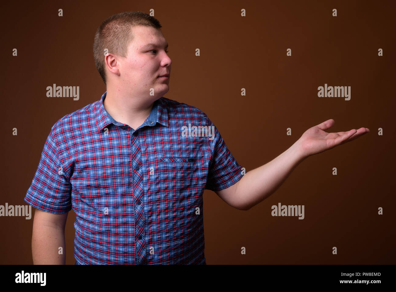 Fat man side view hi-res stock photography and images - Alamy