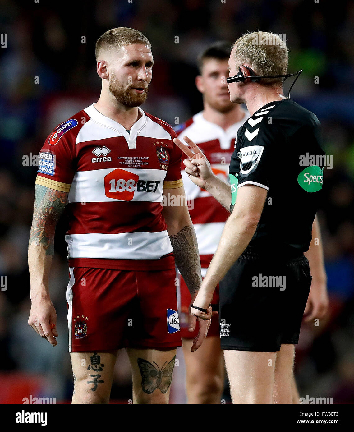 Referee robert hicks hi-res stock photography and images - Alamy