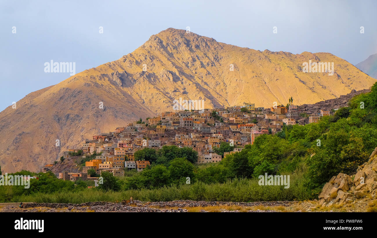 Top atlas mountain range hi-res stock photography and images - Alamy