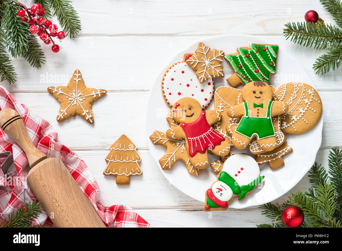 Holiday gingerbread cookies in box hi-res stock photography and images ...