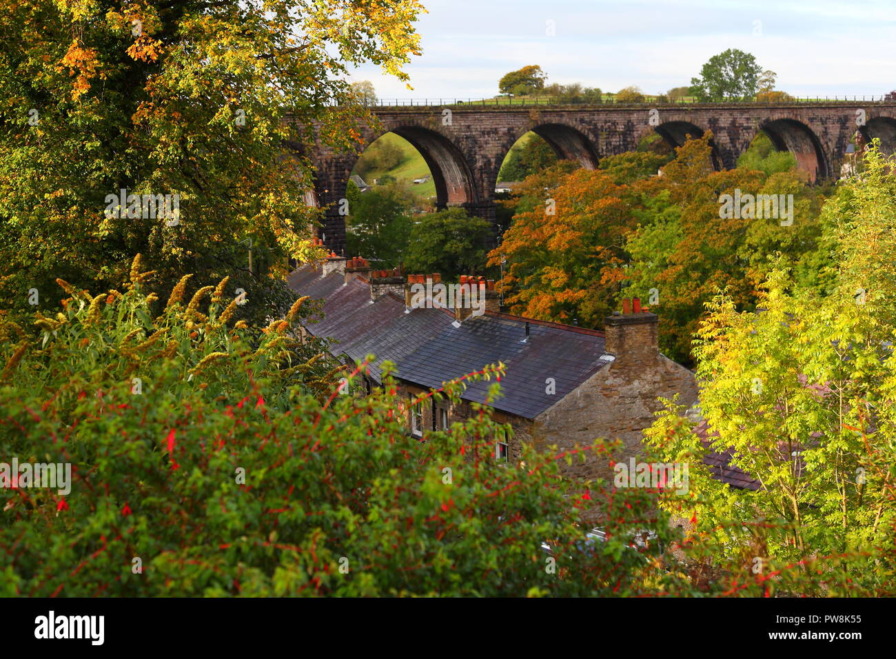 Ingleton railway viaduct hi-res stock photography and images - Alamy