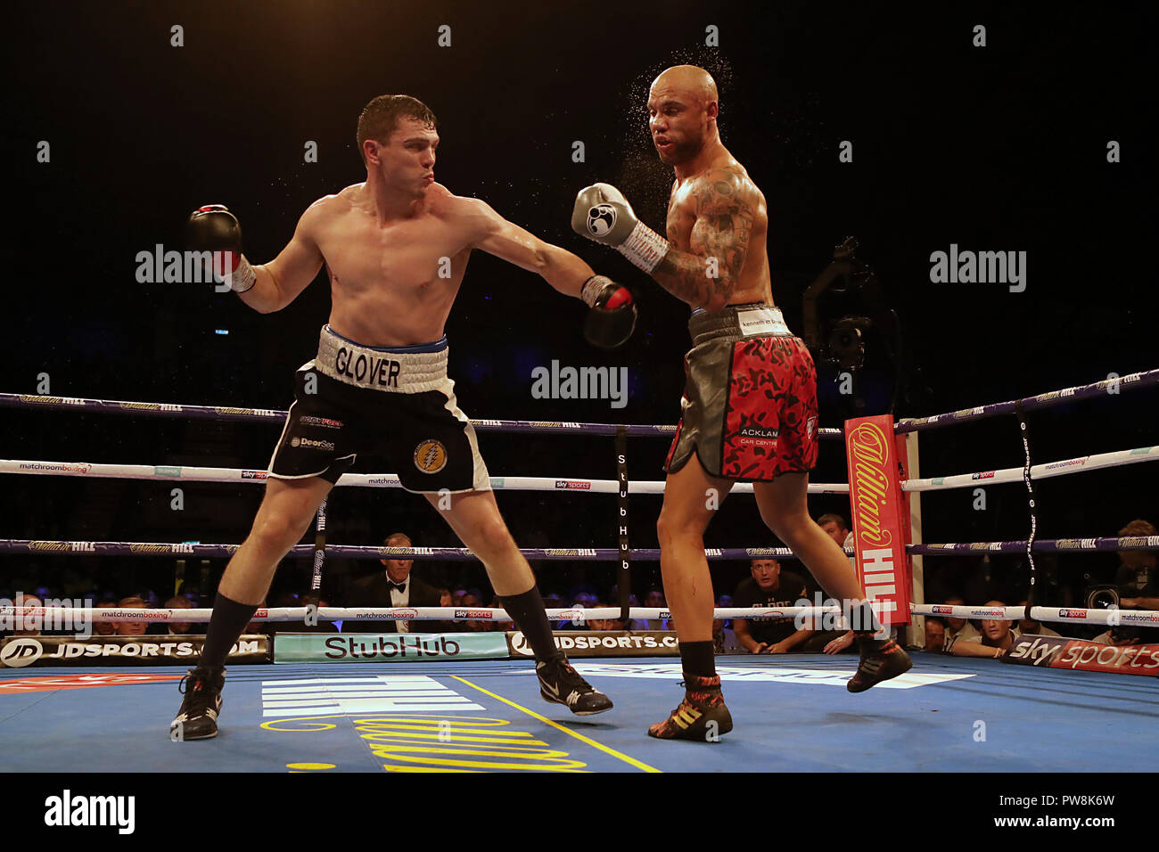 Craig Glover (left) and Simon Vallily compete in the Eliminator for ...