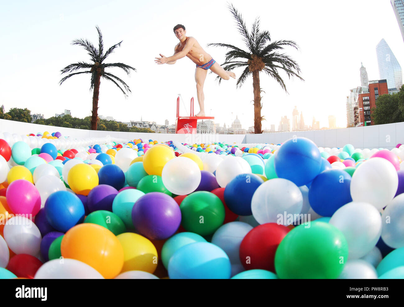 Tom daley splash hi-res stock photography and images - Alamy