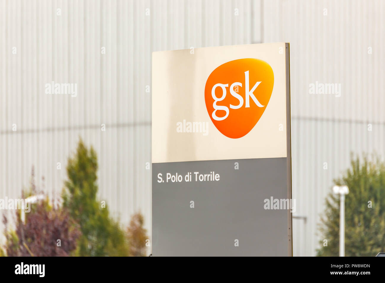 Gsk logo hi-res stock photography and images - Alamy