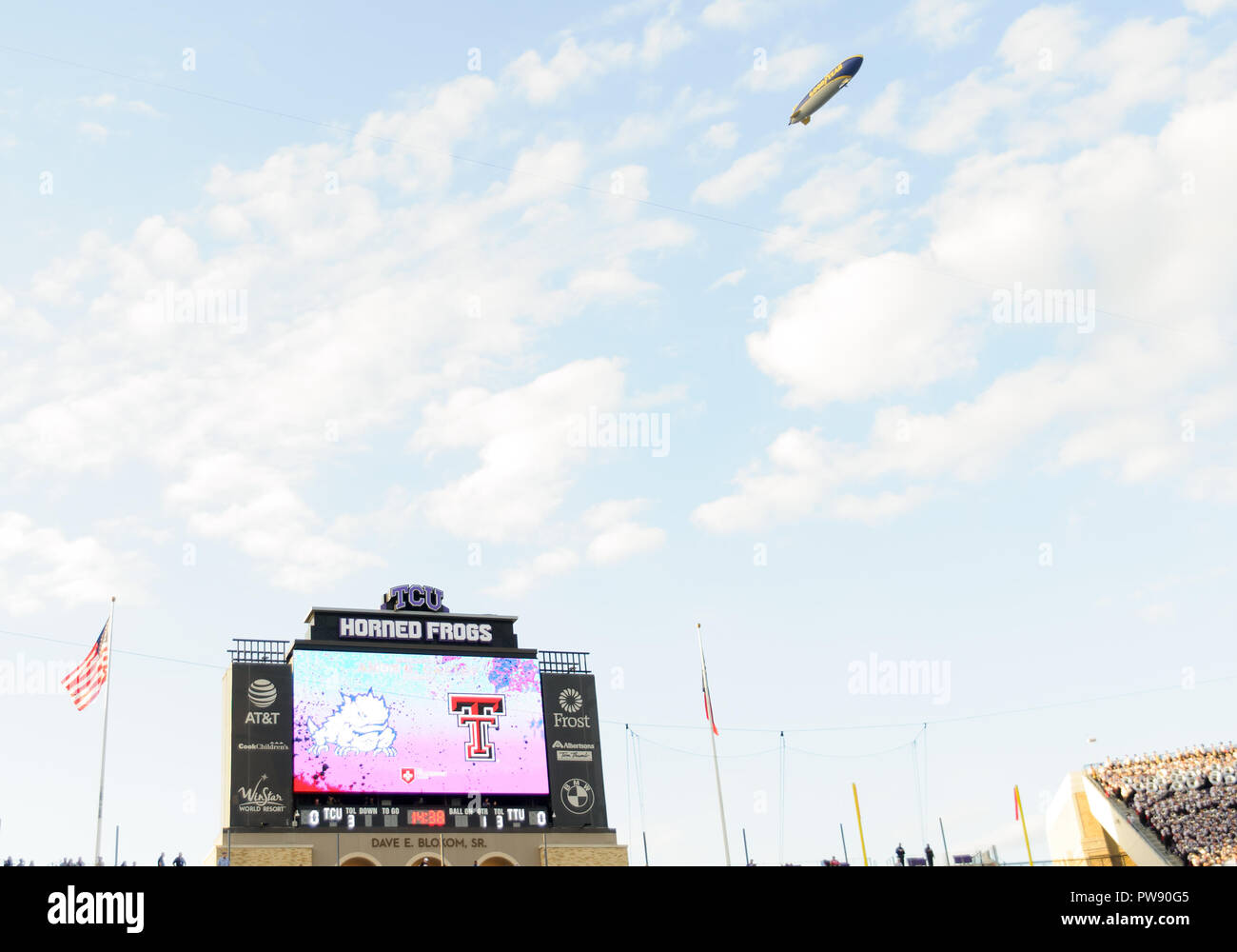 Goodyear blimp football hi-res stock photography and images - Alamy
